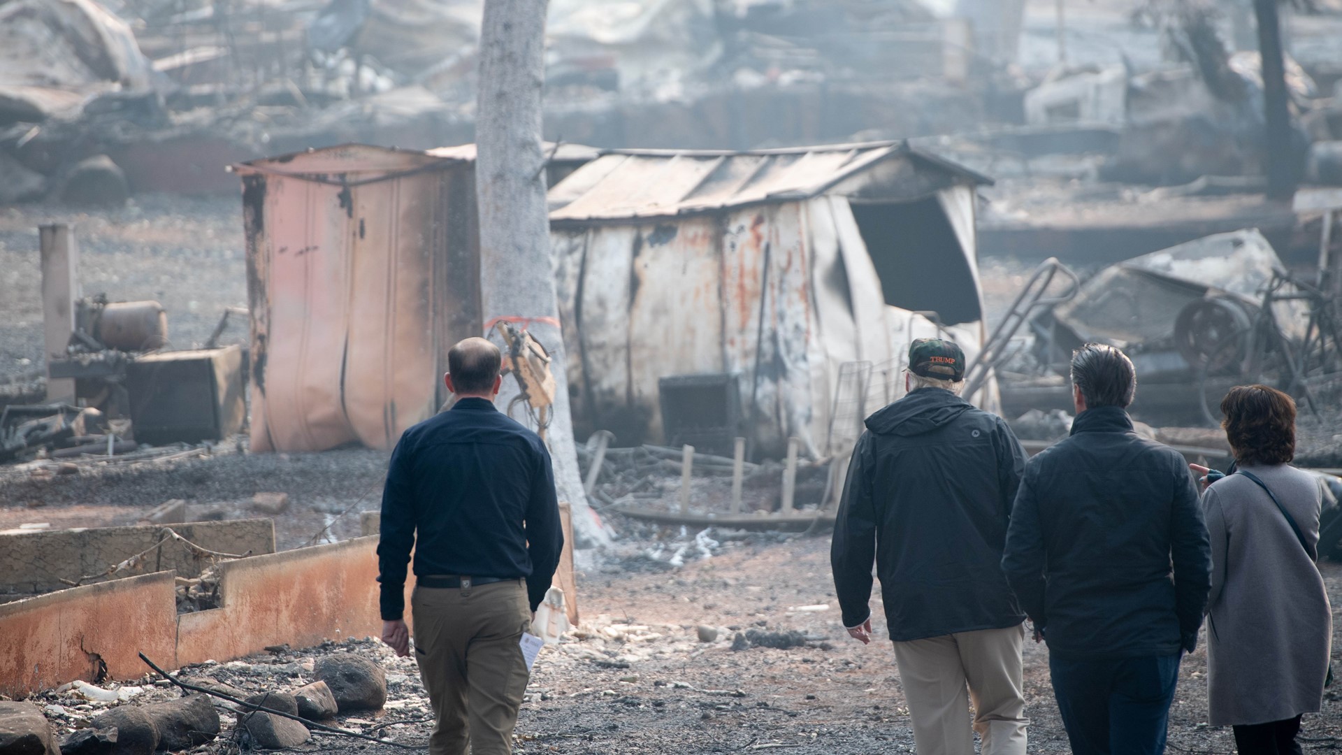 Camp Fire: Some survivors at unofficial Chico Walmart shelter make ...