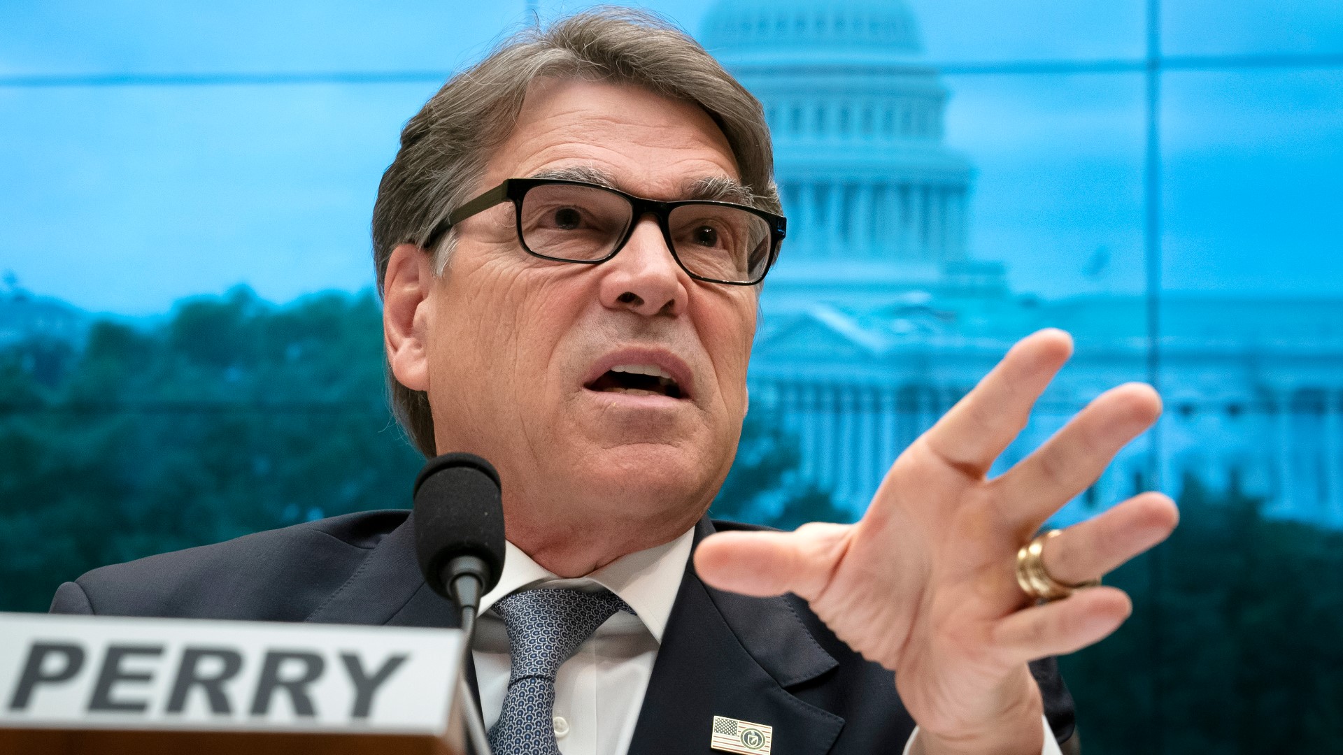 Aide: Energy Secretary Rick Perry pushed Trump for Ukraine call, for ...