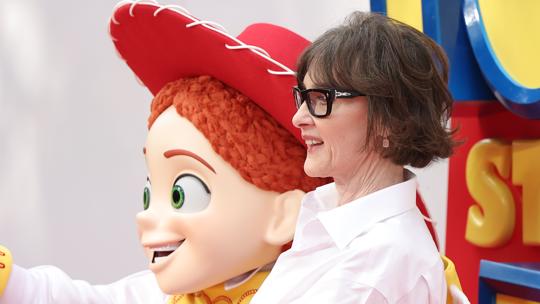 Actress Joan Cusack makes first red carpet appearance in 11 years ...