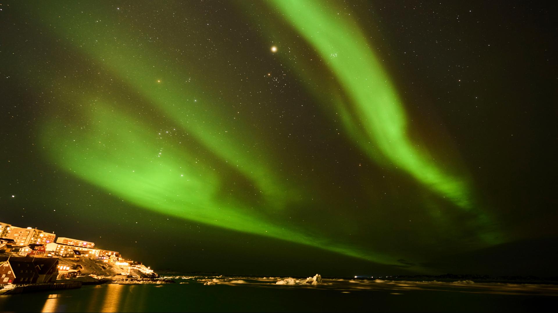 Solar storms may bring northern lights to upper US states Thursday ...