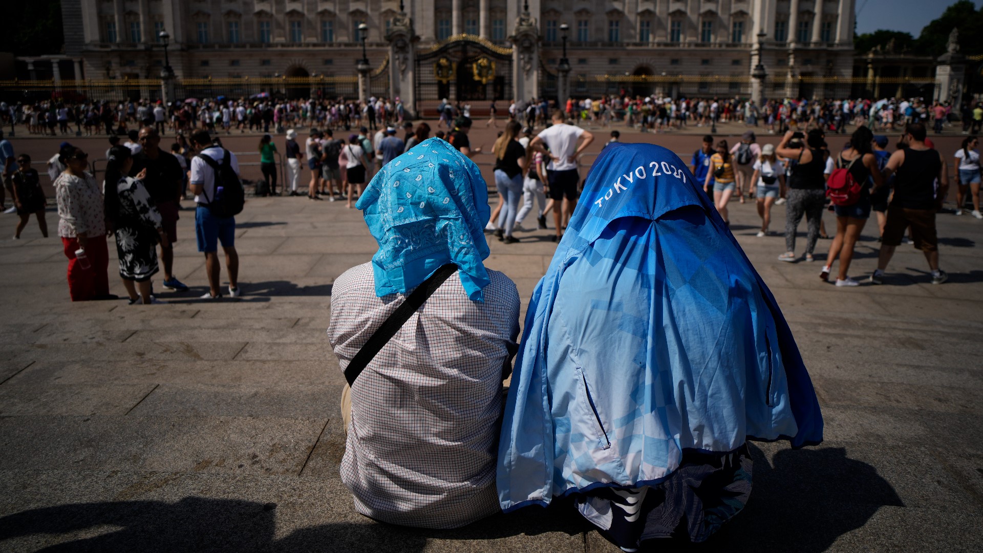 Heat wave in UK with Britain's 1st extreme heat warning | abc10.com