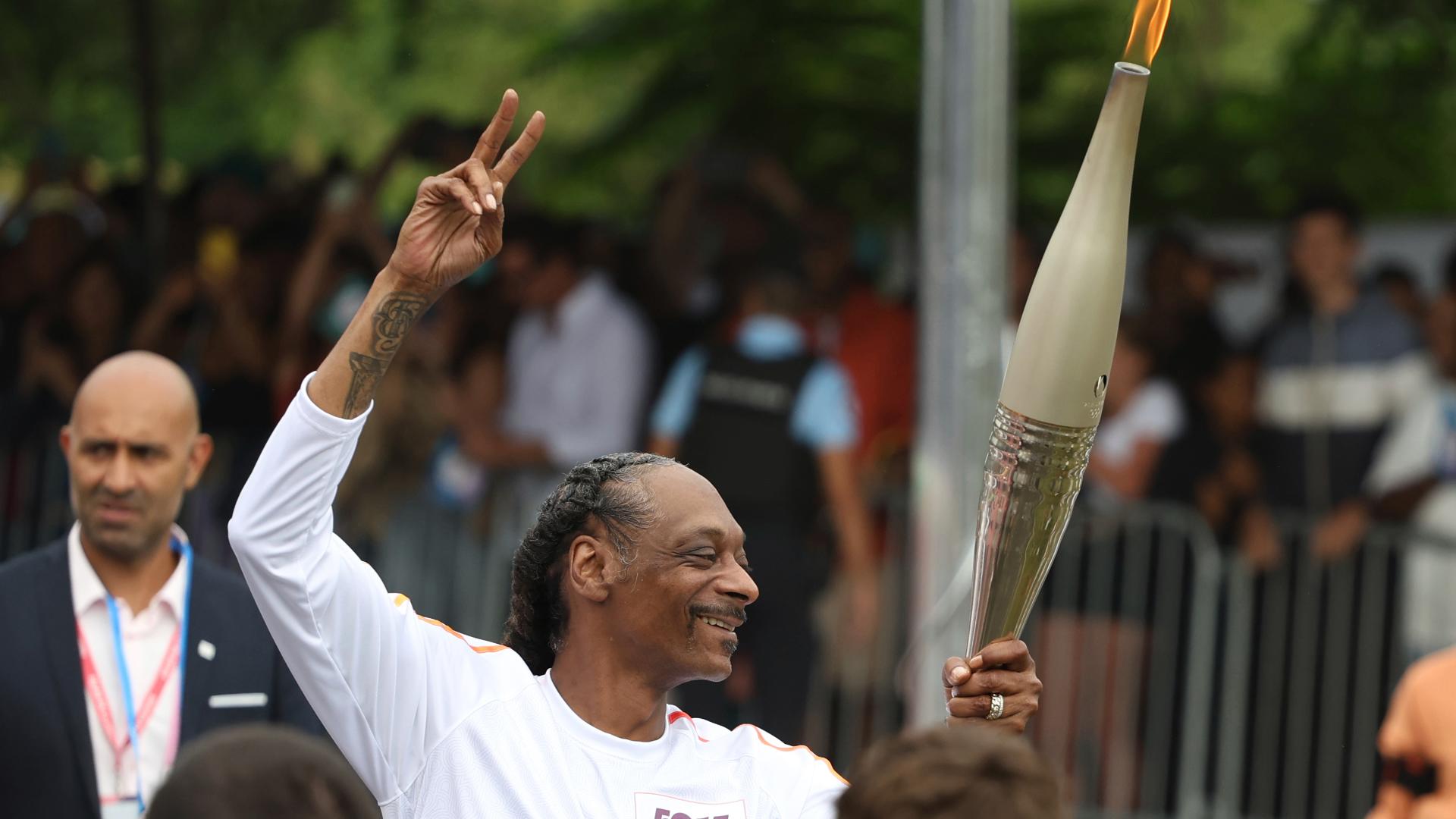 Snoop Dogg is everywhere at the Paris Olympics | abc10.com