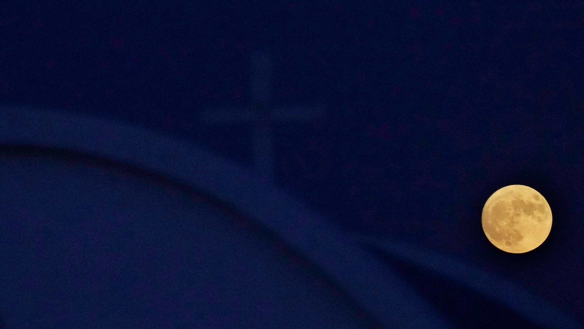 PHOTOS: Rare blue supermoon lights up August night sky | abc10.com