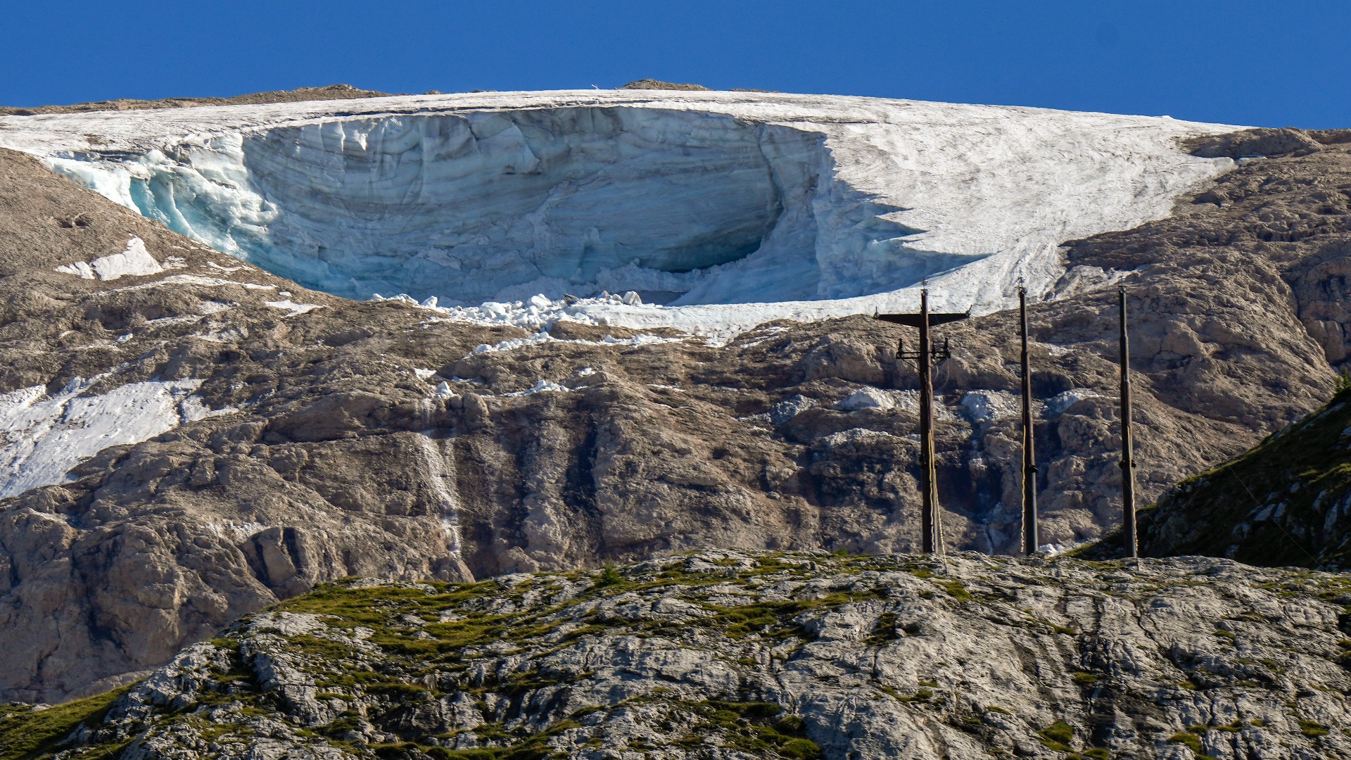 Marmolada alpine glacier collapse in Italy: Body parts found | abc10.com