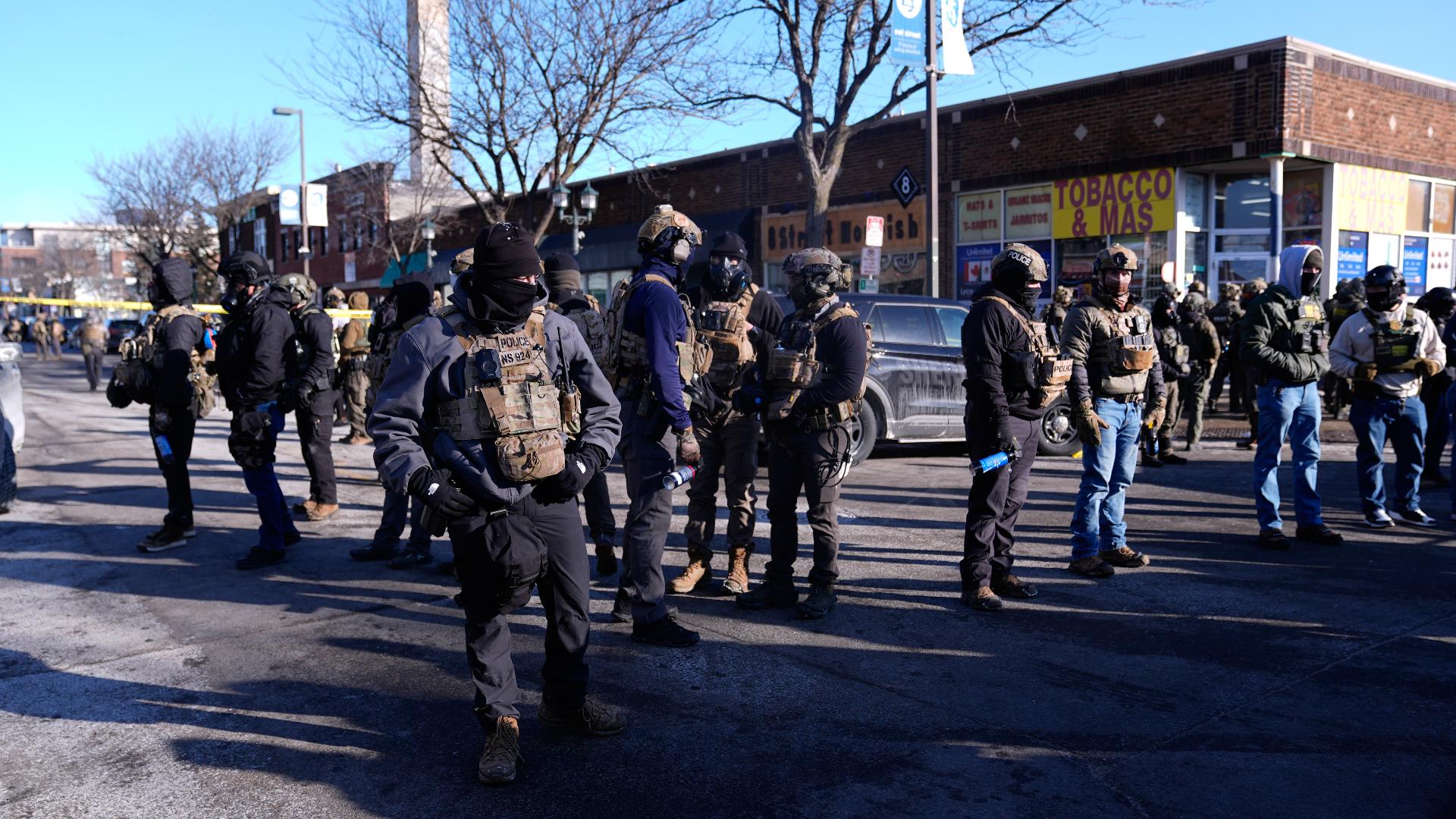 Agents deploy tear gas after fatal shooting in Minneapolis | abc10.com