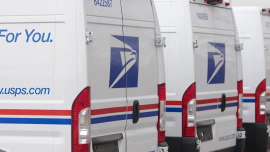Trump DOJ looks to change USPS rule about shipping handguns | abc10.com