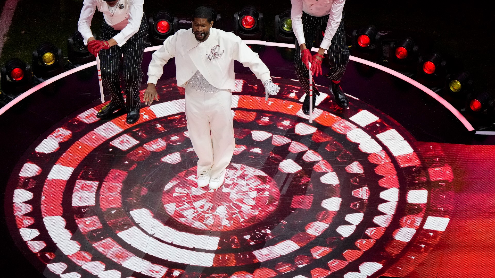 Usher delivers epic Super Bowl halftime show | abc10.com