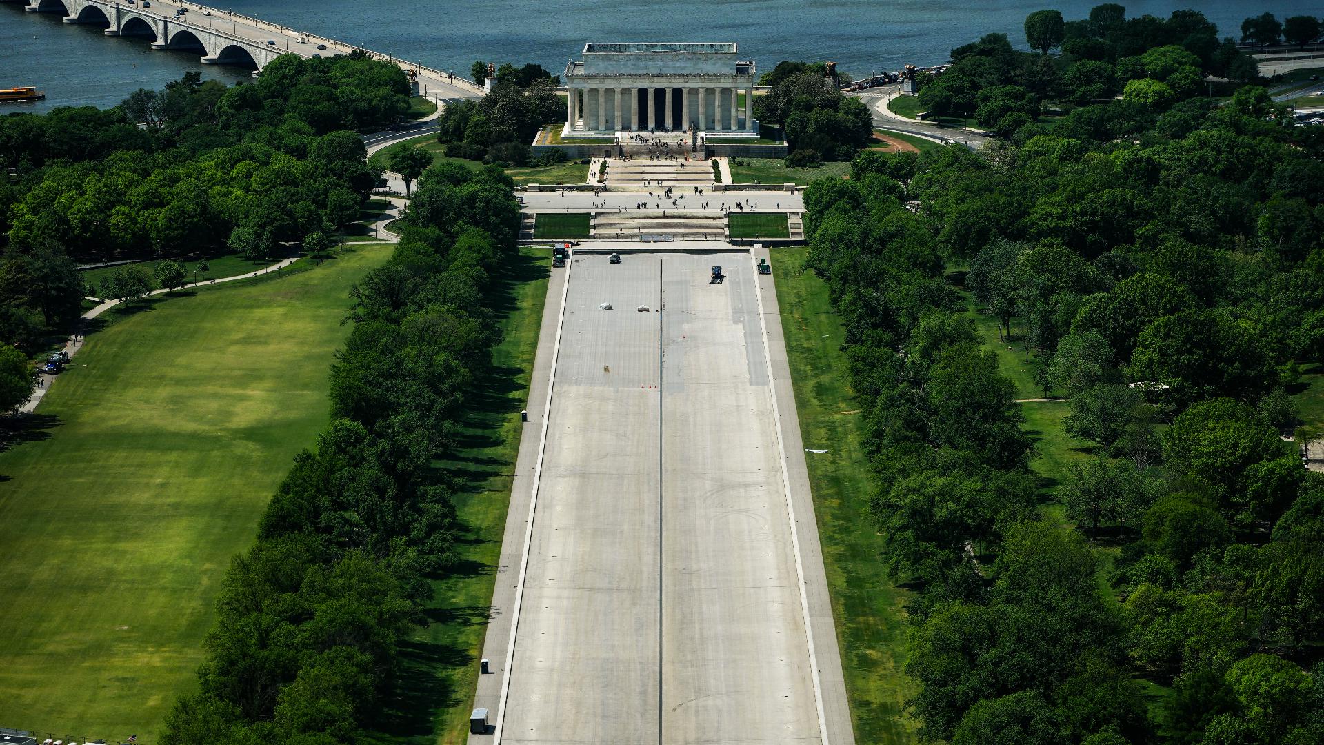 Trump plans to resurface the Lincoln Memorial Reflecting pool in ...