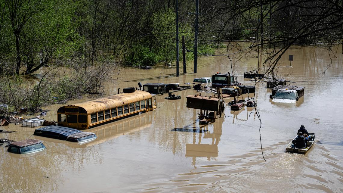 Hurst Fire in Los Angeles: Evacuations, Maps, Updates | abc10.com