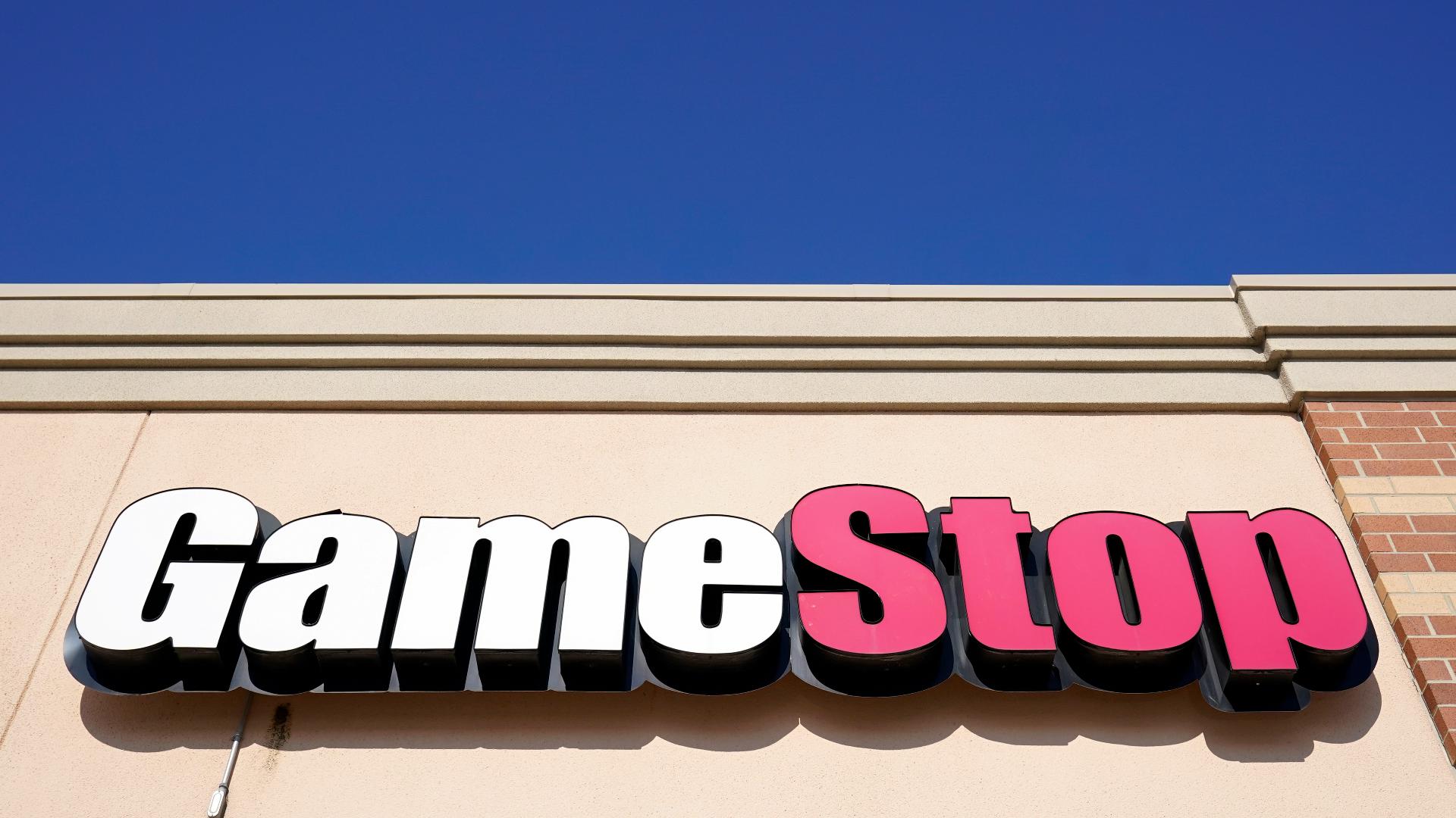 More than 470 GameStop stores closing in U.S. this month | abc10.com