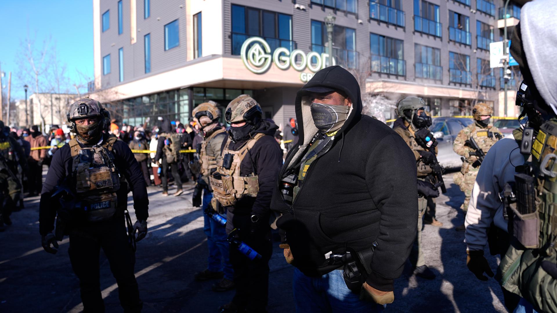 Agents deploy tear gas after fatal shooting in Minneapolis | abc10.com