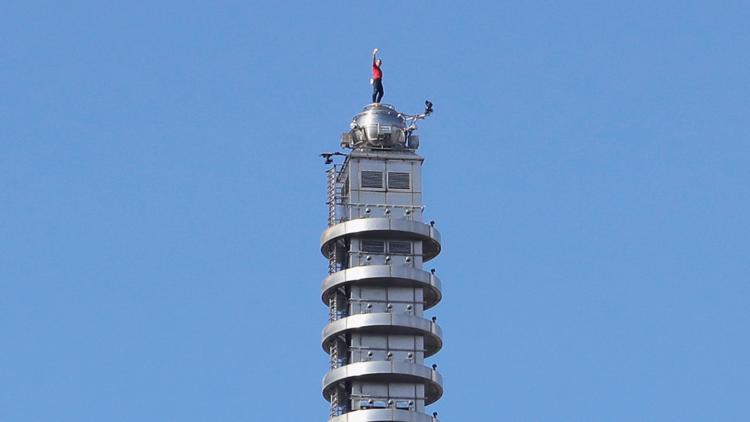 How much did Alex Honnold get paid by Netflix to climb Taiwan's Taipei ...