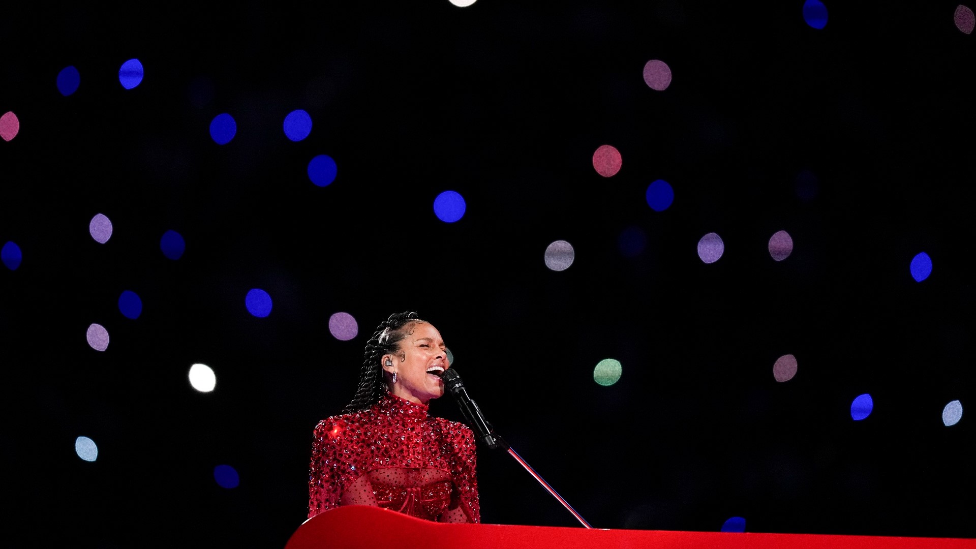 Usher delivers epic Super Bowl halftime show | abc10.com
