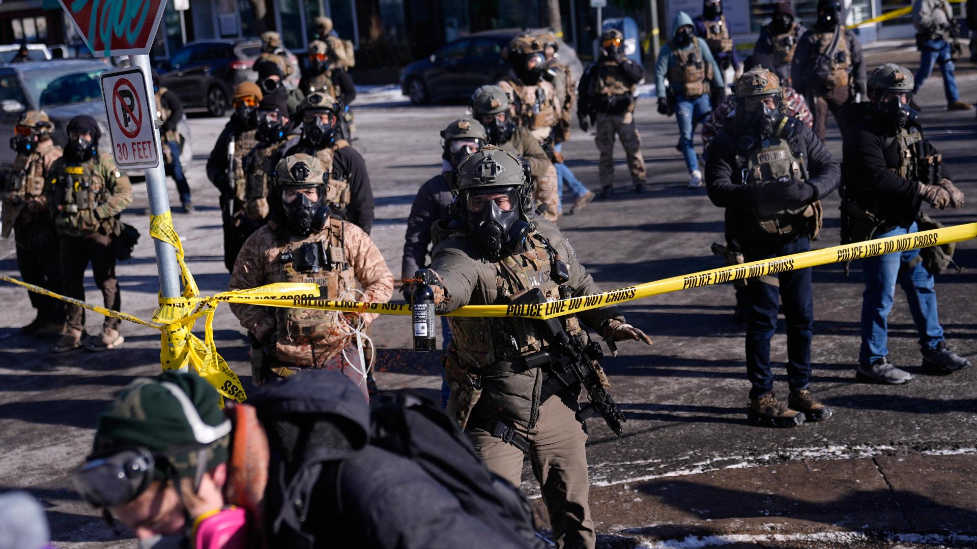 Agents deploy tear gas after fatal shooting in Minneapolis | abc10.com