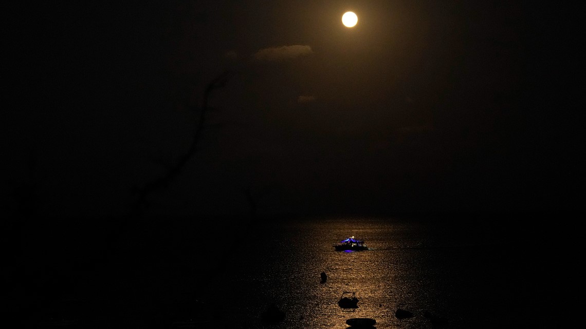 PHOTOS: Rare blue supermoon lights up August night sky | abc10.com