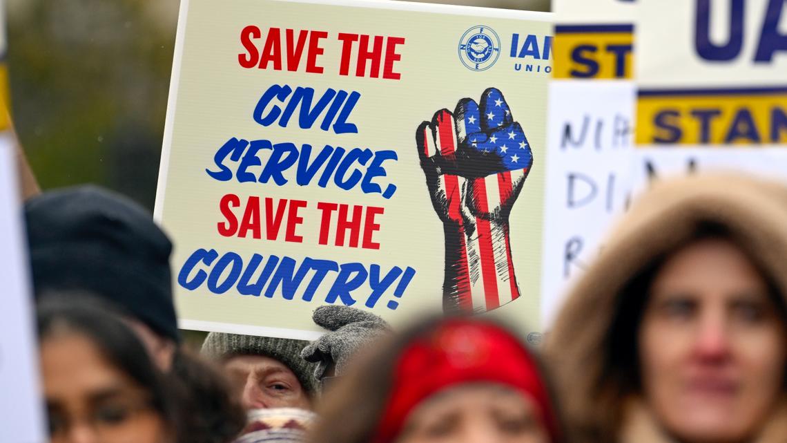 Trump administration setting stage for large-scale federal worker ...