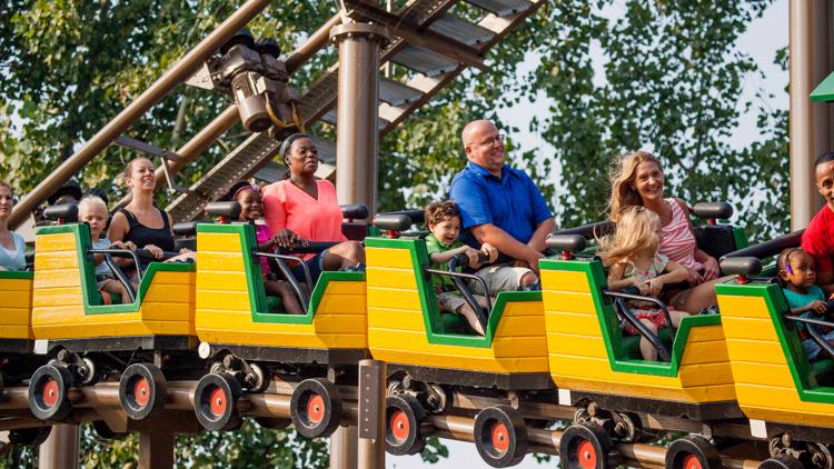Six Flags offers free 2026 season pass for kids ages 3 to 5 | abc10.com