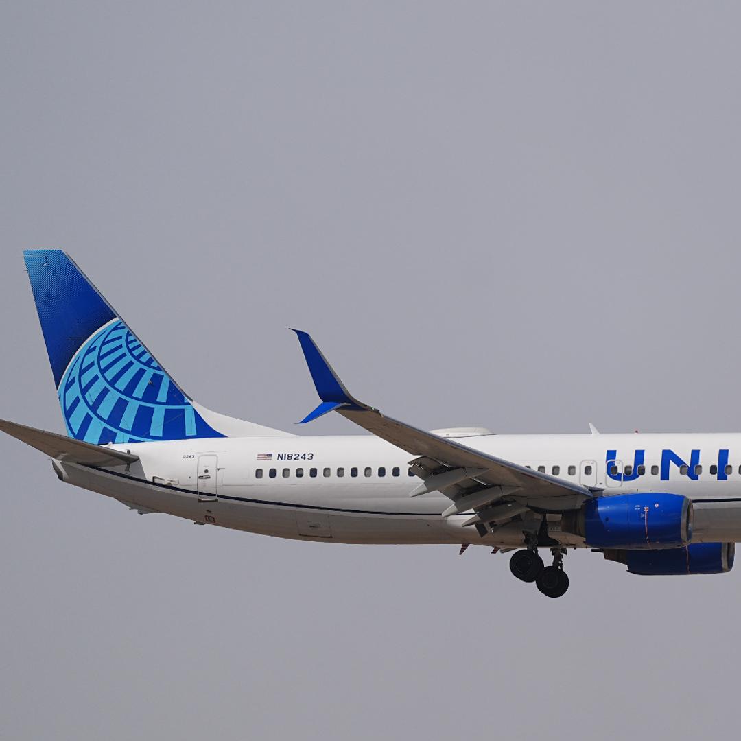 United Airlines flight from Chicago to New York diverted after reported ...