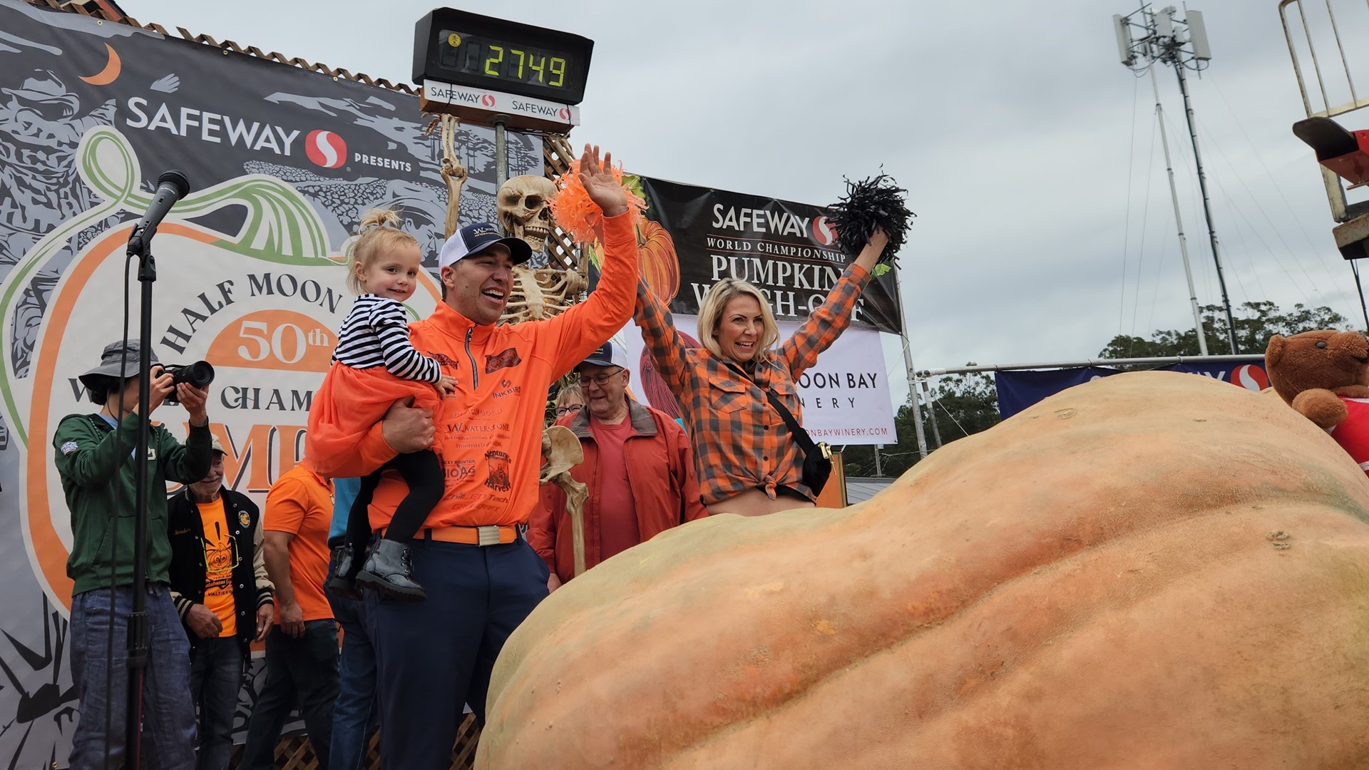 He grew the largest pumpkin in history — now about those seed | abc10.com