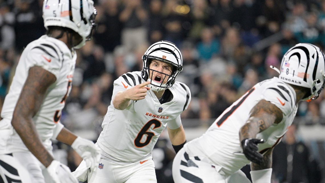 Former Vikings QB Jake Browning stages huge Monday night win | abc10.com