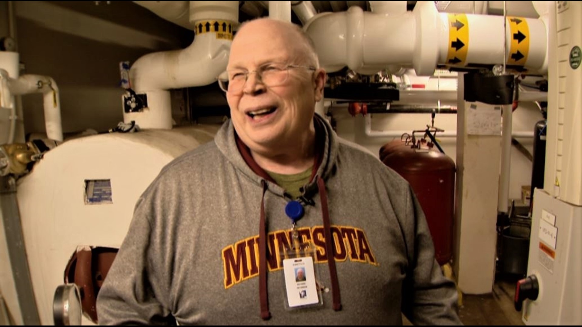 School custodian sees need for substitute teachers, becomes one | abc10.com