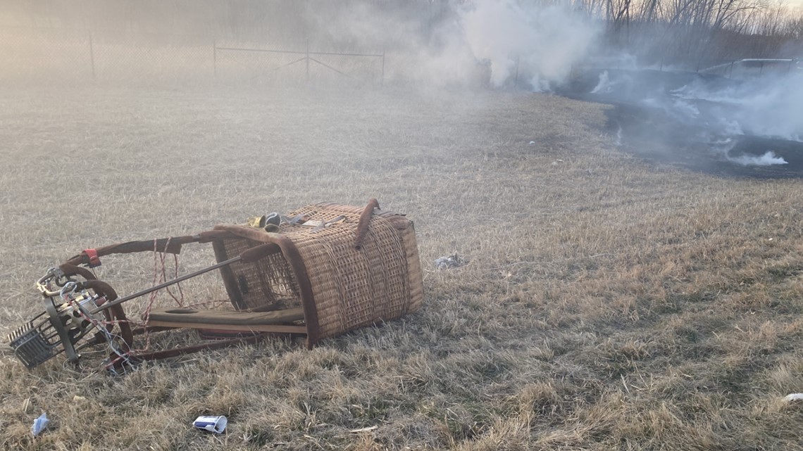 Caught on camera: Hot-air balloon crashes near Rochester | abc10.com