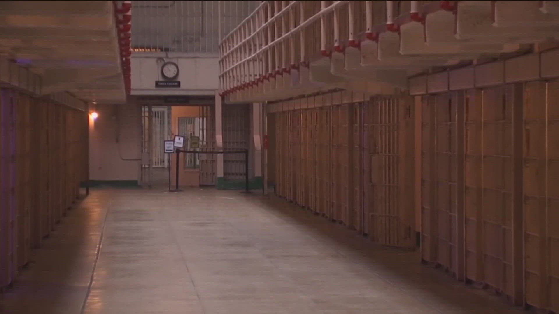 Trump's border czar backs plan to reopen Alcatraz prison | abc10.com