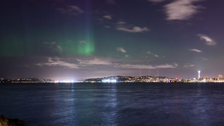Awesome Aurora: Northern Lights dance above Seattle skyline | abc10.com