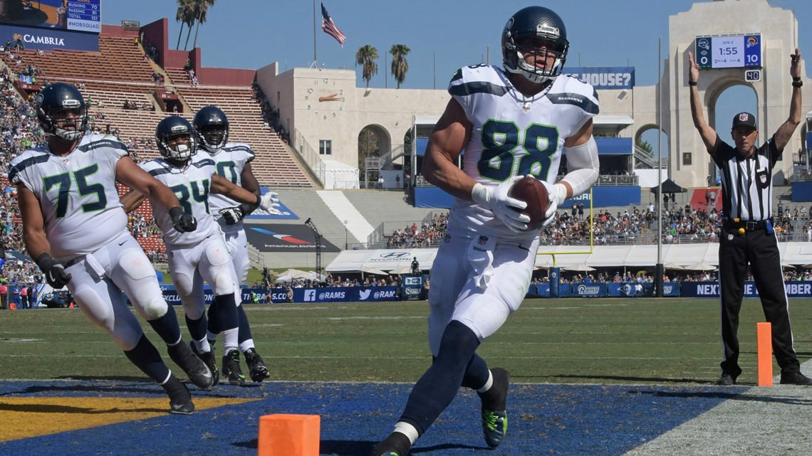 A look at how the Seahawks are enjoying their bye week | abc10.com