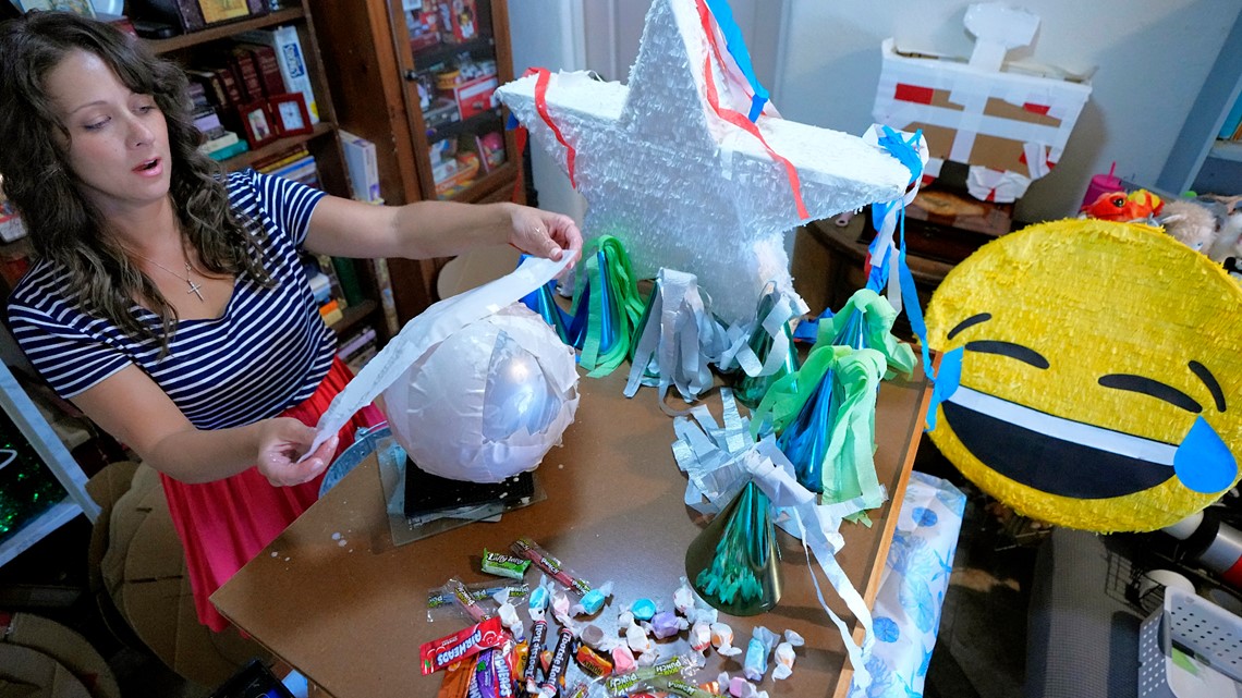 U.S. Postal Service newest stamp features piñatas | abc10.com