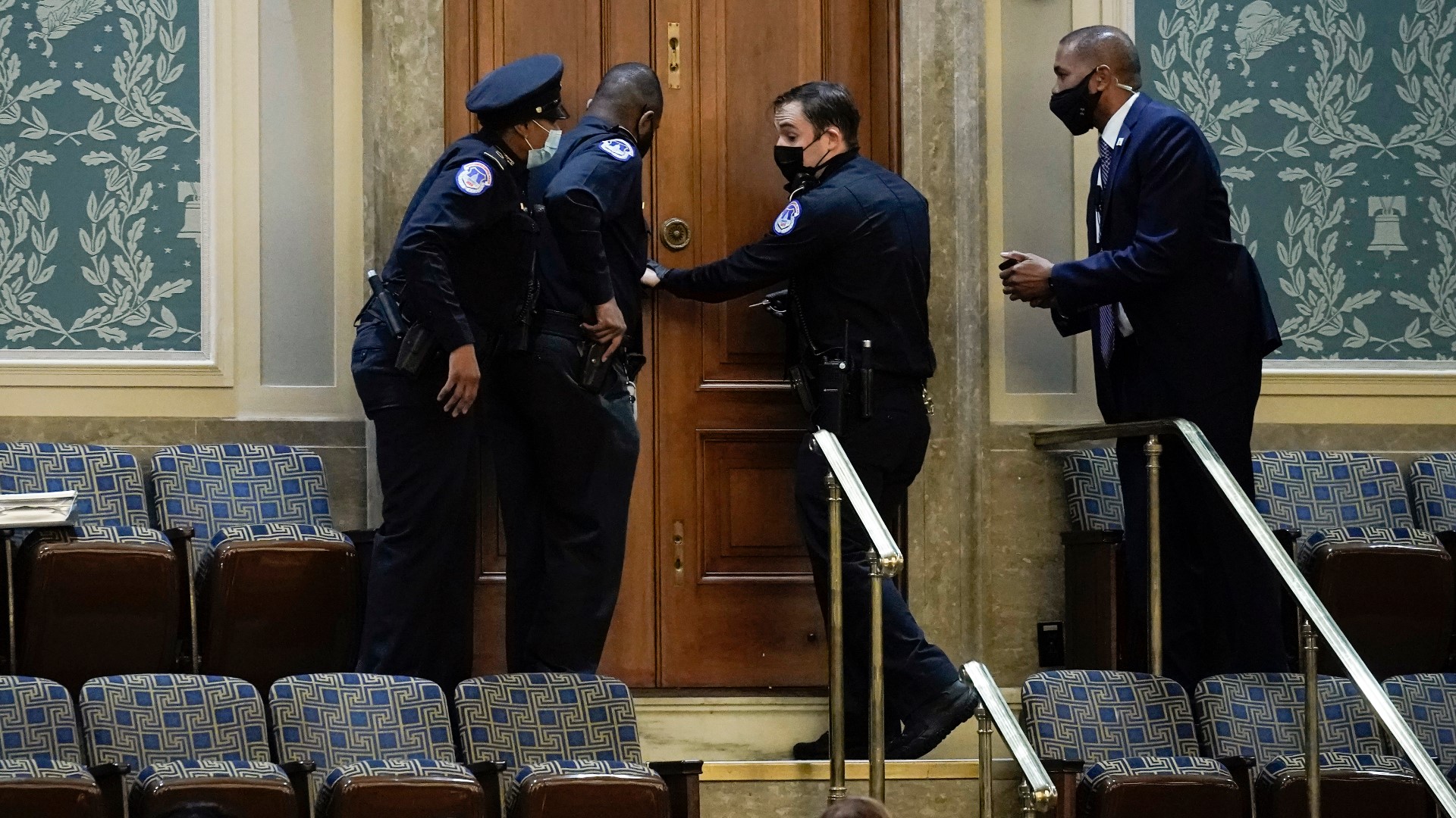 Sacramento GOP leader resigns over involvement in US Capitol riot ...