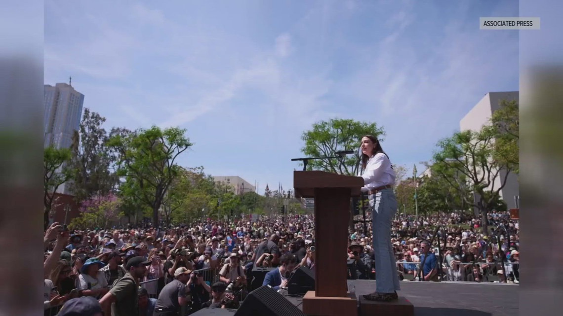 Bernie Sanders and AOC come to Folsom Lake College for nationwide tour ...
