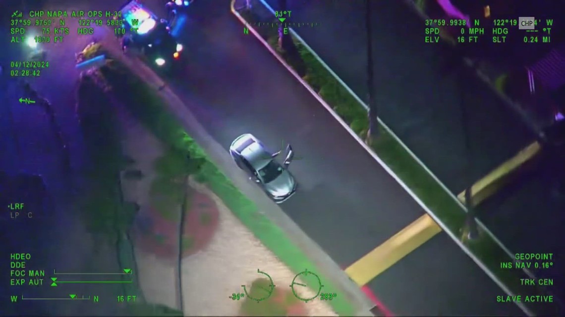 Carjacking suspect chased, caught by California Highway Patrol | Video ...