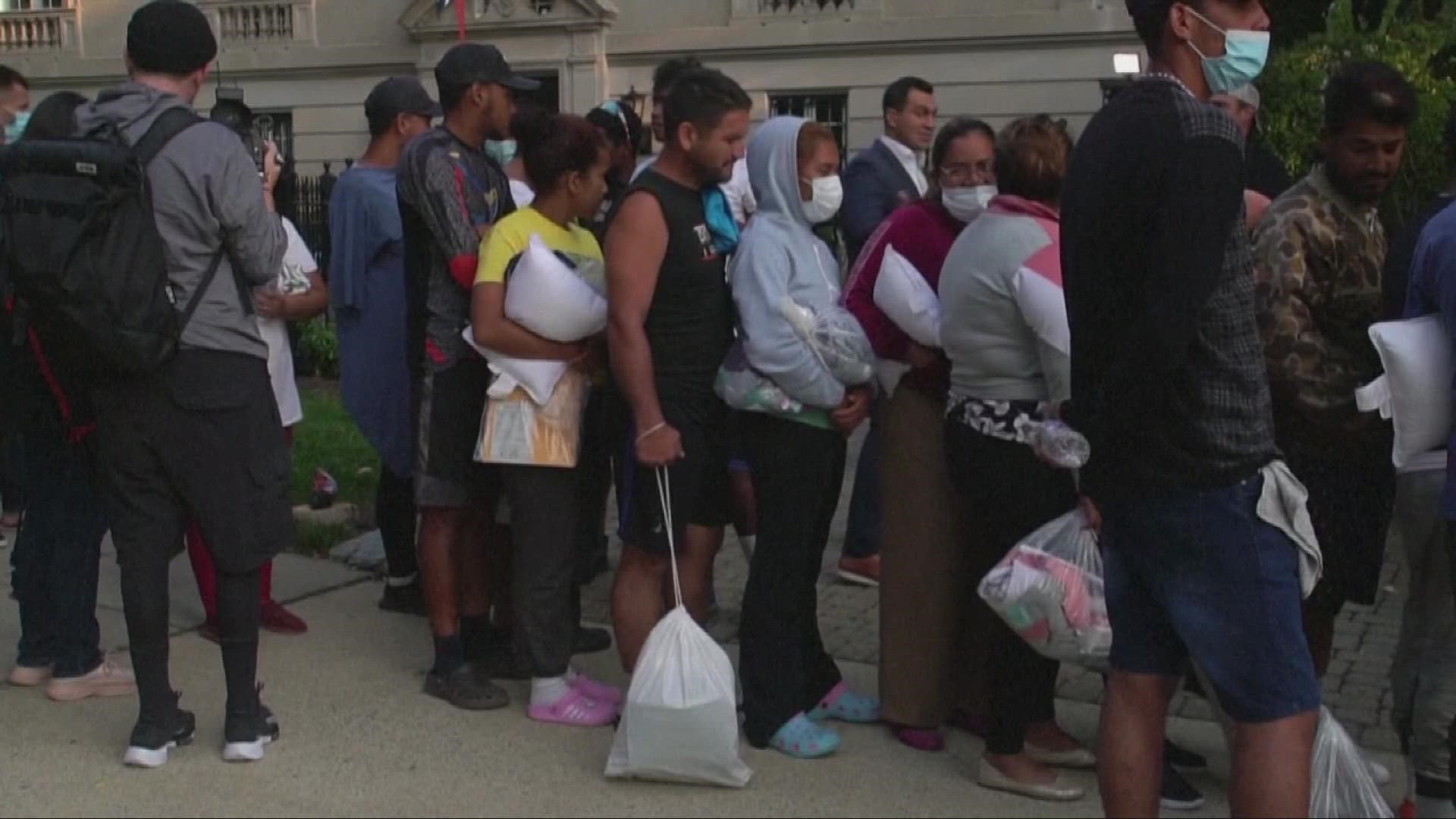 Group of possible migrants from southern states arrived in Sacramento ...