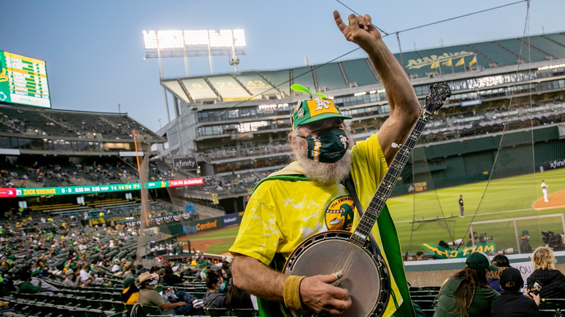 Baseball fans return to California stadiums | abc10.com