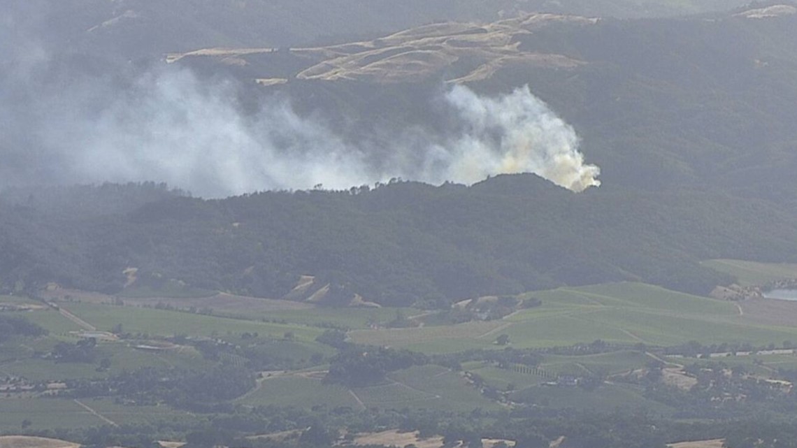 Vegetation fire burns in Cloverdale, Cal Fire officials say | abc10.com