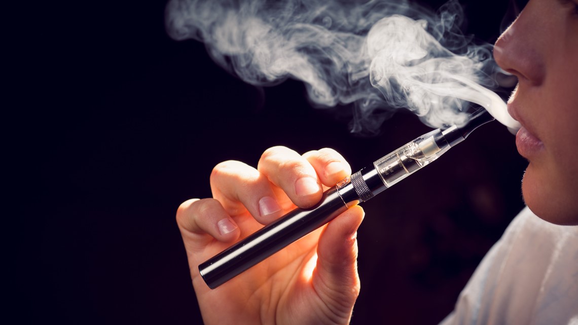 Doctor explains symptoms of vaping-related illnesses | abc10.com