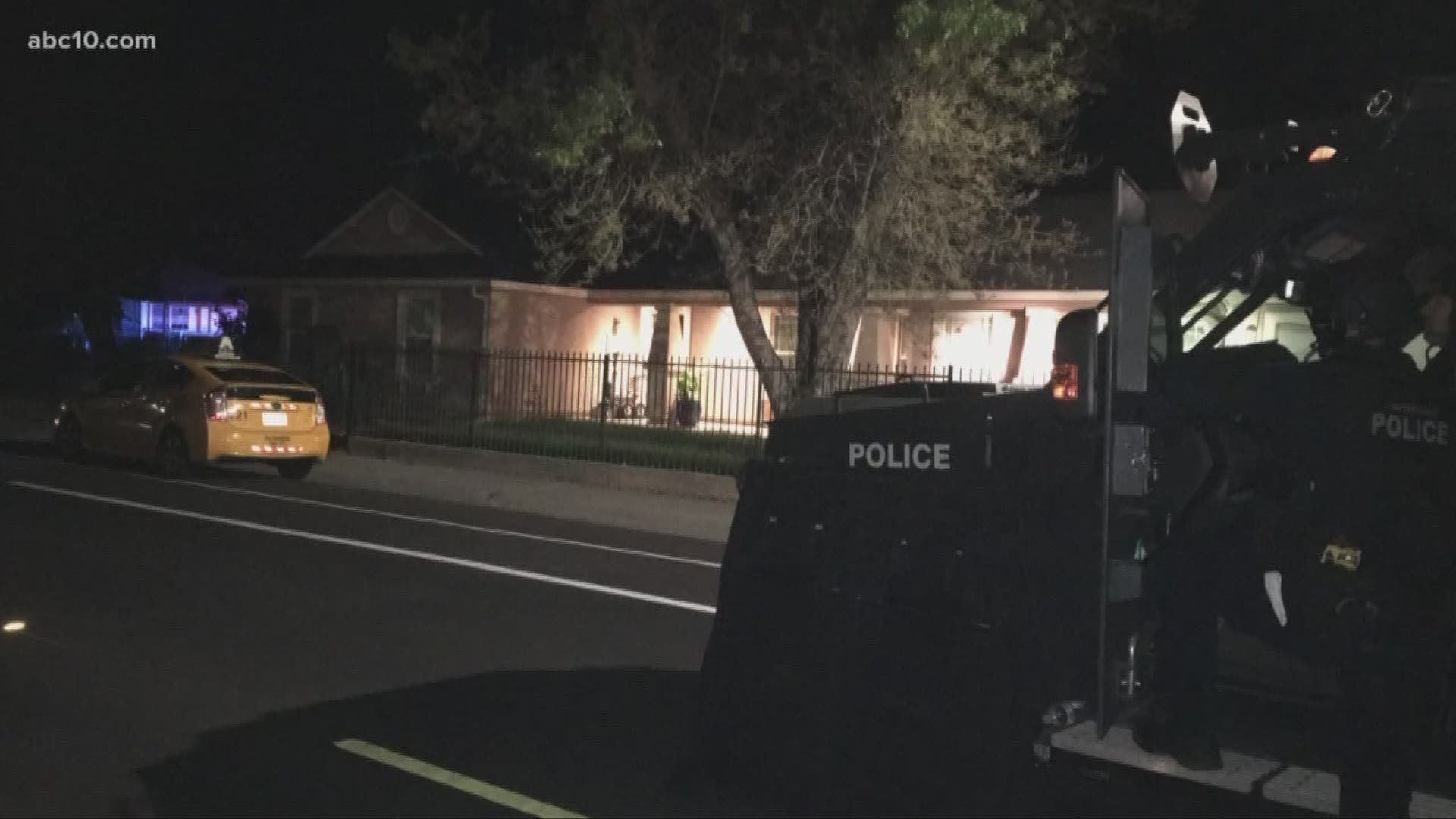 Suspect surrenders after hours-long standoff in Del Paso Heights | abc10.com