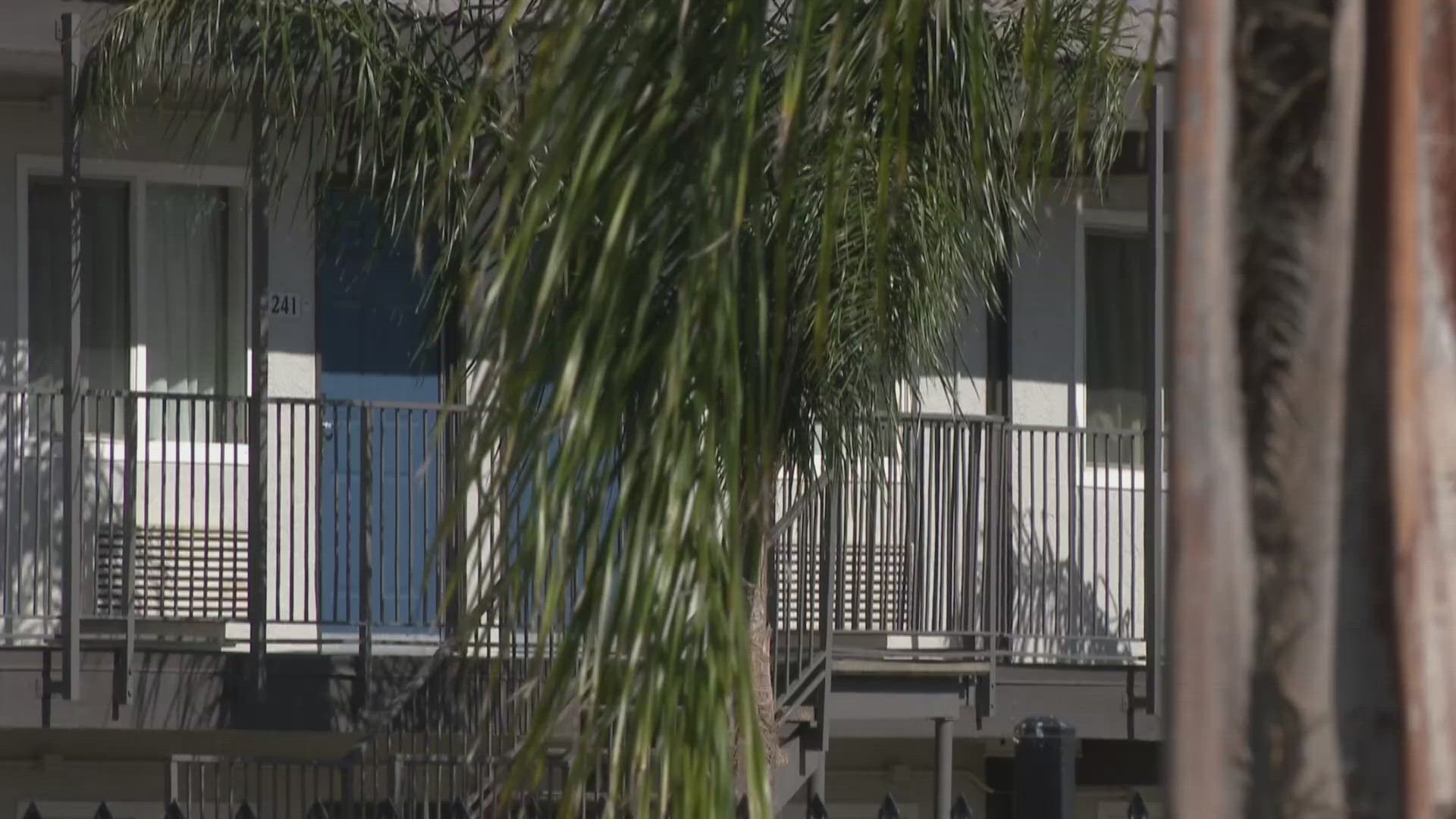 Hurst Fire in Los Angeles: Evacuations, Maps, Updates | abc10.com