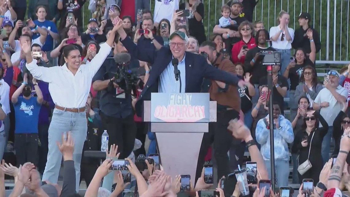 Bernie Sanders and AOC rally thousands in Folsom | abc10.com