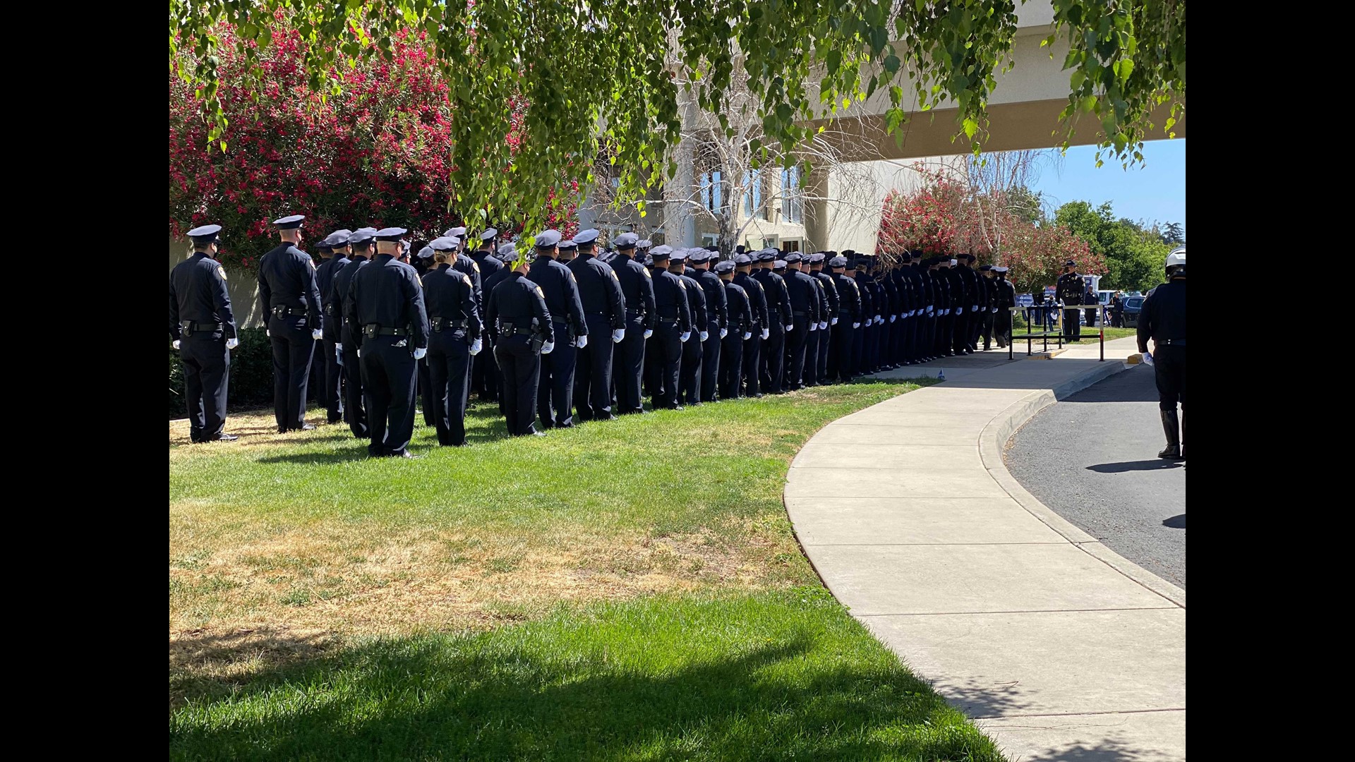 Memorial service and procession for Officer Jimmy Inn | abc10.com