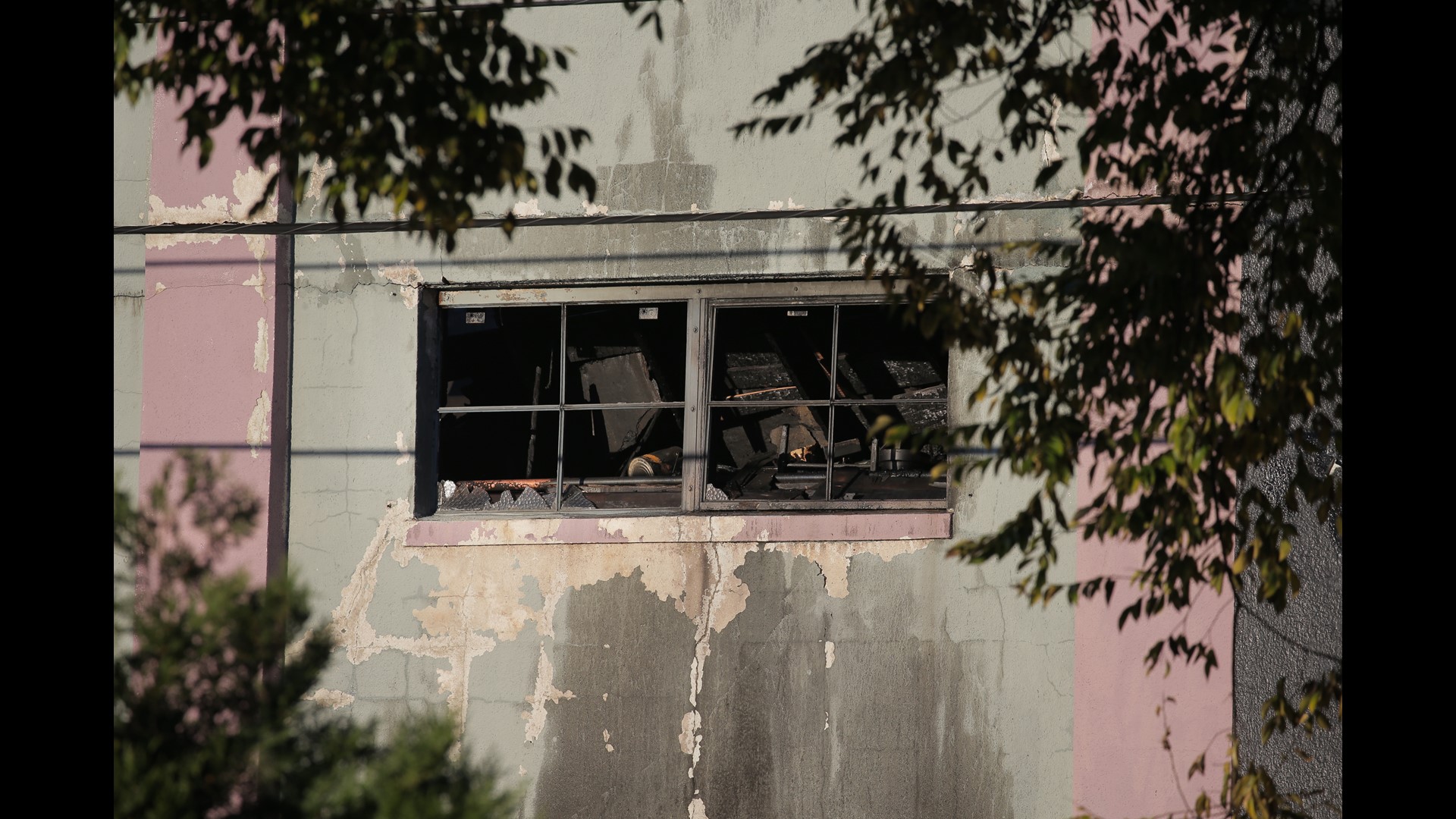 After criminal case, lawsuits loom in deadly warehouse fire | abc10.com