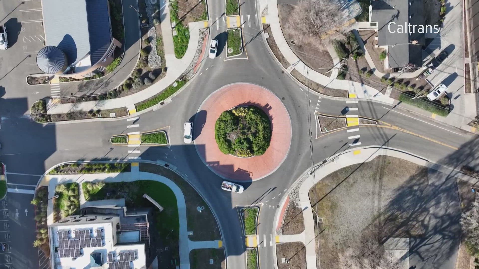 What's the difference between a roundabout and traffic circle? | abc10.com