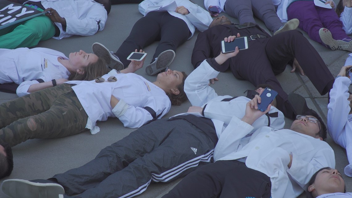 Medical students call for police accountability, mental health ...