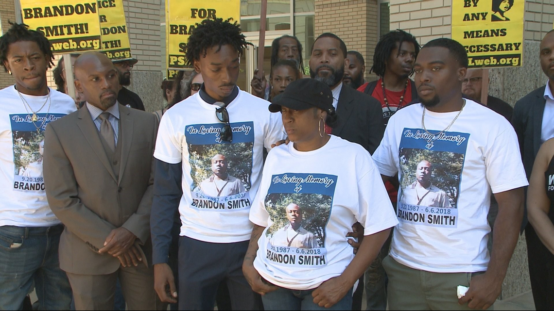 Family of man who died in Sac PD custody plead for answers | abc10.com