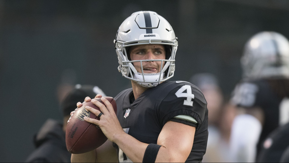 Carr makes brief appearance in Raiders 13-6 win over Packers | abc10.com