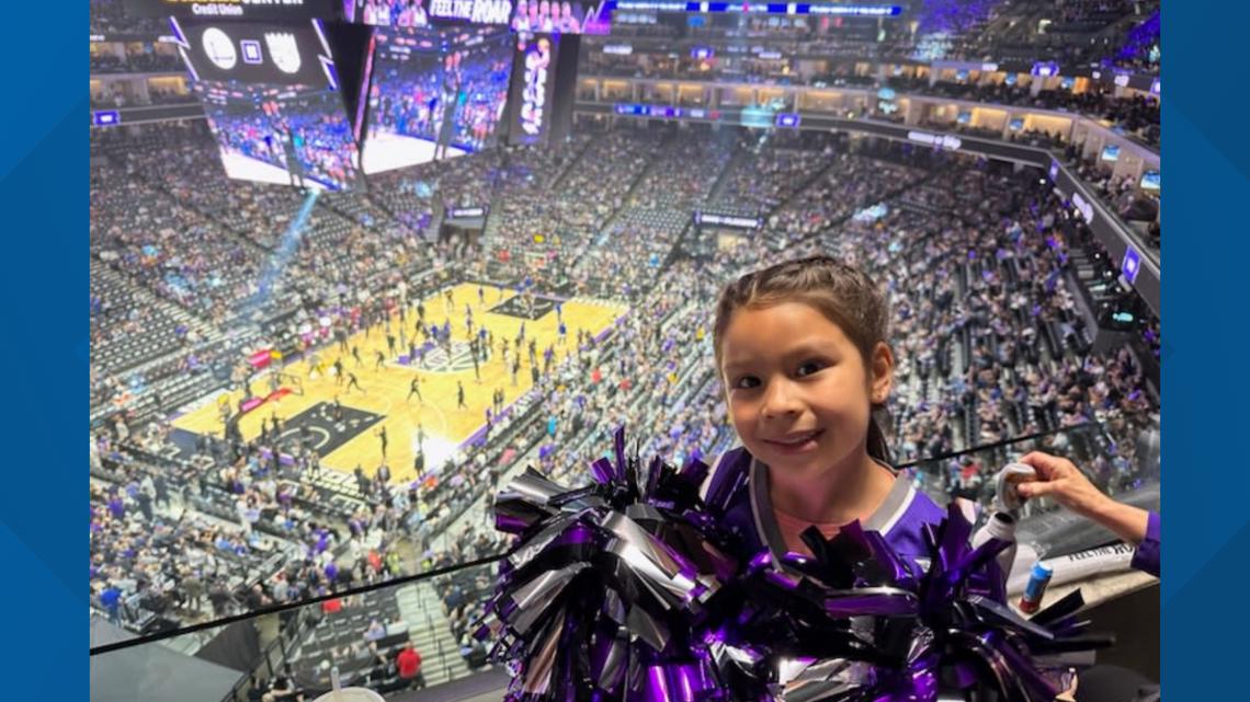 Sacramento Kings fans show off their pride ahead of Game 6 | abc10.com