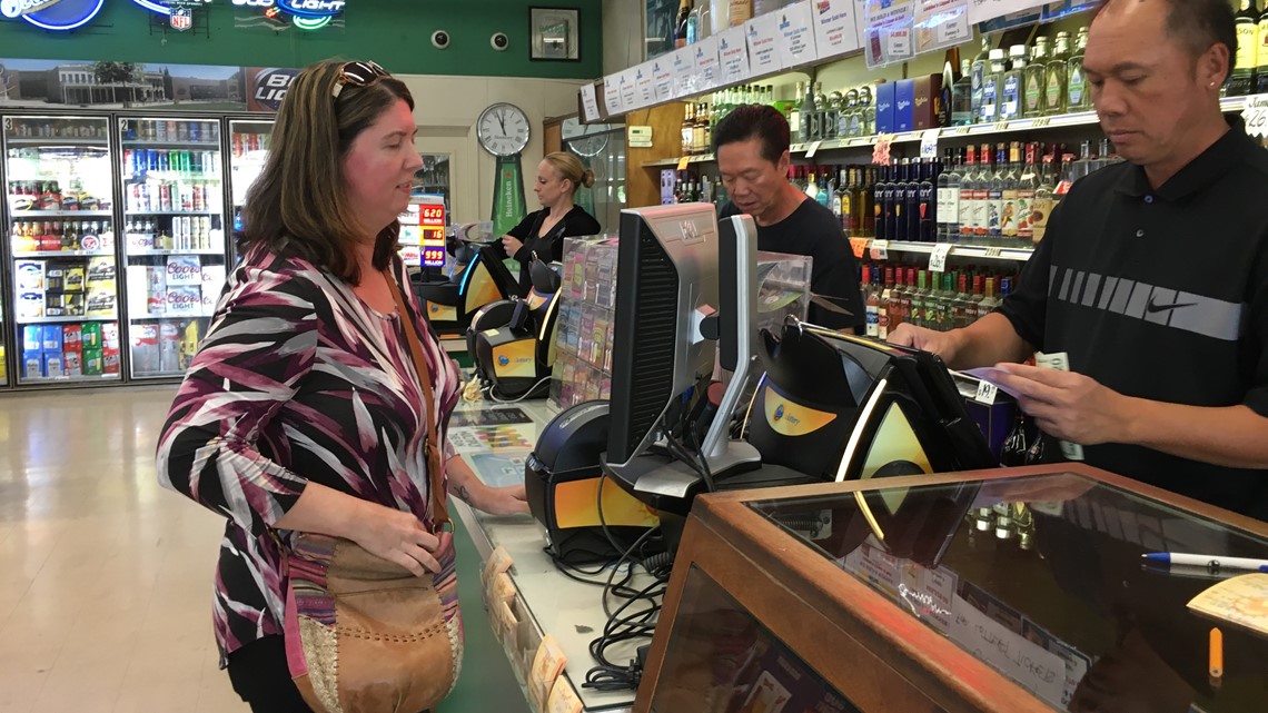'Lucky' Land Park shop swarmed with lottery hopefuls | abc10.com