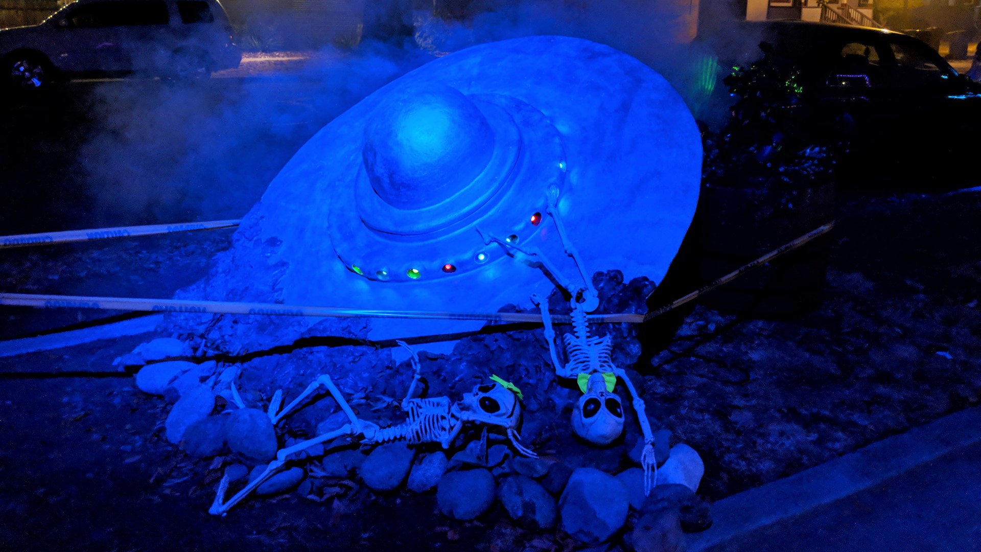 Oak Park 'Halloween House' dedicated to beloved postal clerk | abc10.com