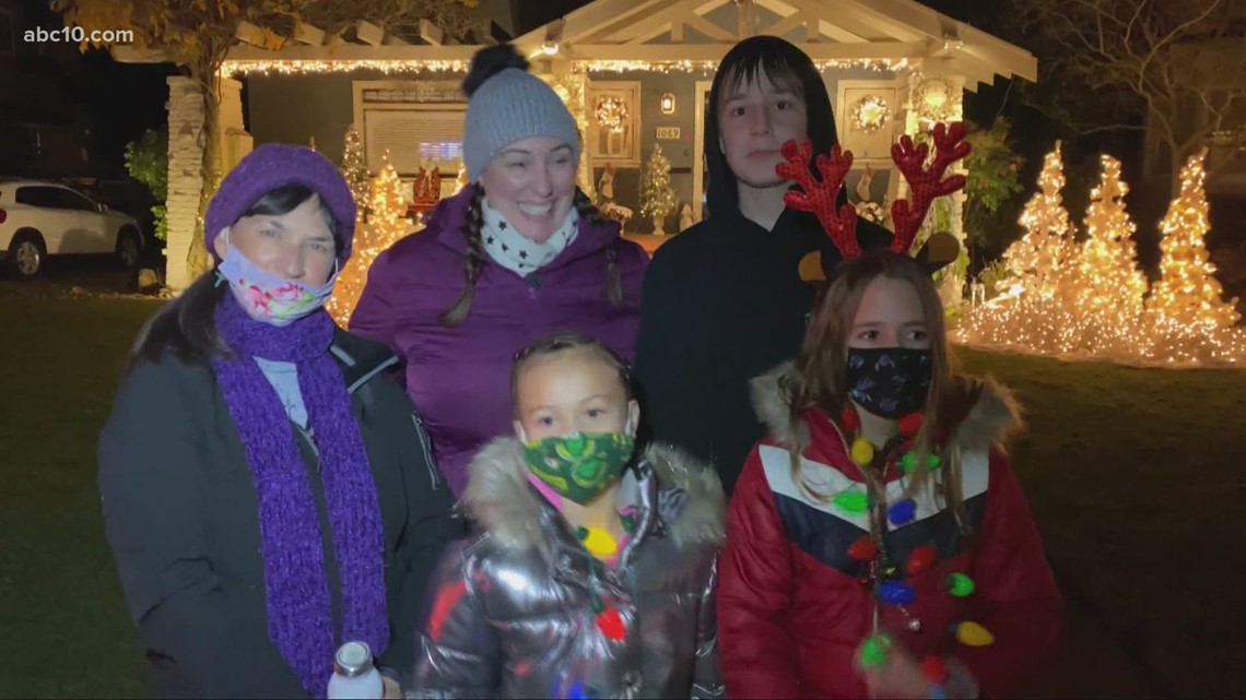 Sacramento's Fab 40s neighborhood is lit up with holiday decorations on ...